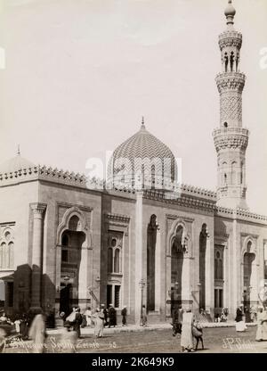 Al-Sayeda Zainab Mosque in Cairo, Crante Mosque Saïda Zenab (title on ...