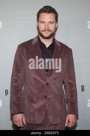 11 October 2022 - Los Angeles, California - Jonathan Nolan, Lisa Joy ...