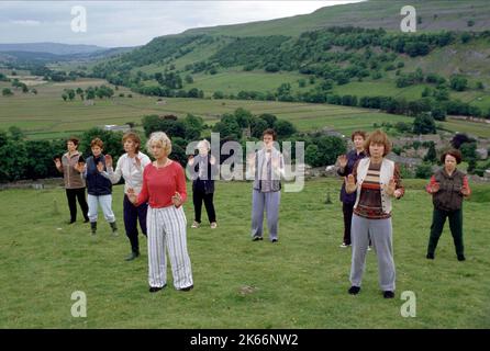 CALENDAR GIRLS, Celia Imrie, Rosalind March, Helen Mirren, Georgie Glen ...