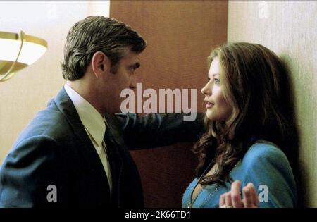 INTOLERABLE CRUELTY CATHERINE ZETA-JONES, GEORGE CLOONEY Stock Photo ...