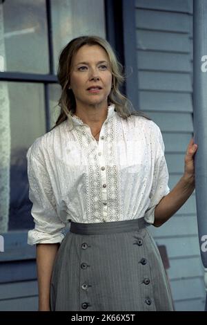 OPEN RANGE, ANNETTE BENNING, KEVIN COSTNER, 2003 Stock Photo - Alamy