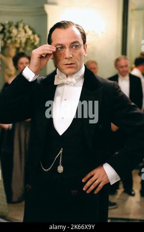 PETER PAN, Jason Isaacs, 2003, (c) Universal/courtesy Everett ...