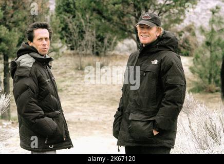 BRIAN GRAZER, RON HOWARD, THE MISSING, 2003 Stock Photo - Alamy