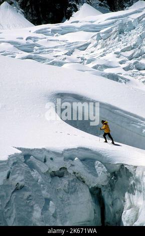 JOE SIMPSON, TOUCHING THE VOID, 2003 Stock Photo - Alamy