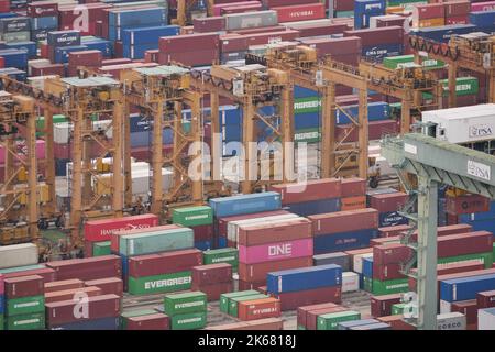Singapore habourfront 22 may 2022. top view of Loading many containers ...