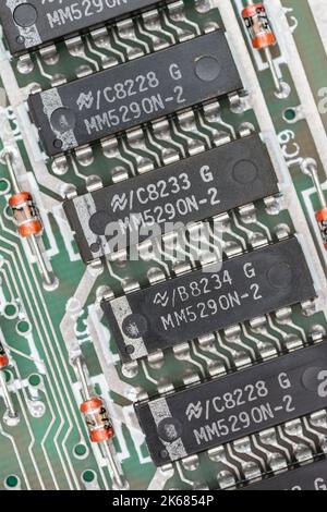 8-pin IC chips on legacy circuit board / pcb. Possibly line driver chip ...