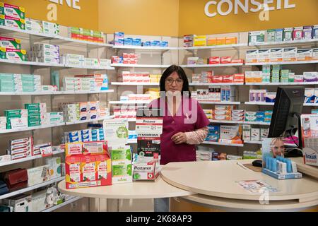Daily activities in a pharmacy Stock Photo - Alamy