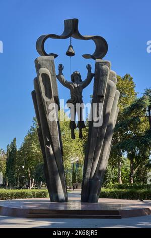 Skulptur Deda Ena, Muttersprache, Denkmal für die georgische Sprache ...