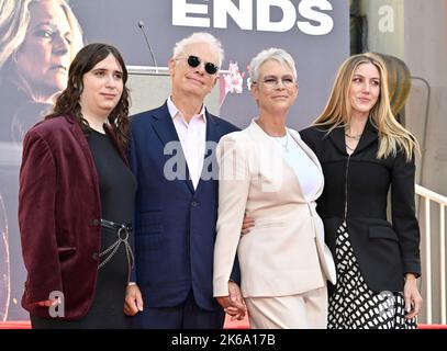 (L-R) Ruby Guest, Christopher Guest, Jamie Lee Curtis and Annie Guest ...