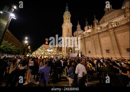 Ofrenda de Flores a la Virgen del Pilar de Zaragoza. Fiestas del Pilar ...