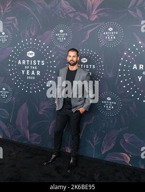 Eric Decker walks the arrival carpet at the CMT Artists of the Year at ...