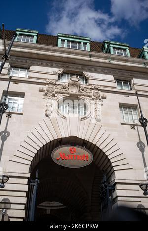 Marriott Hotel Westminster Bridge London Stock Photo - Alamy