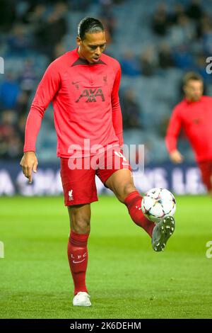 Netherlands defender Virgil van Dijk (4) passes the ball during the ...