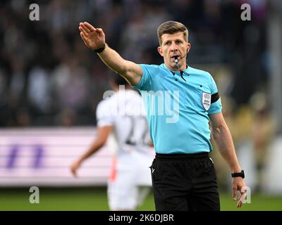 BRUSSELS - Referee Novak Simovic during the UEFA Conference League ...