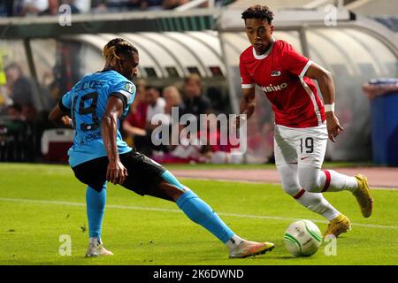 LIMASSOL - (lr) Euclides Cabral of Apollon Limassol FC, Myron van ...