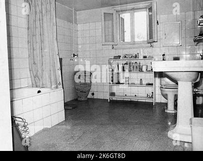 Cairo - Foreign Agricultural Service Agency Head Residency - 1976 ...