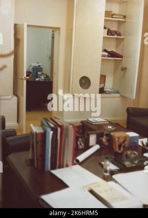 Jeddah - Consulate Office Building - 1980, United States photographs ...