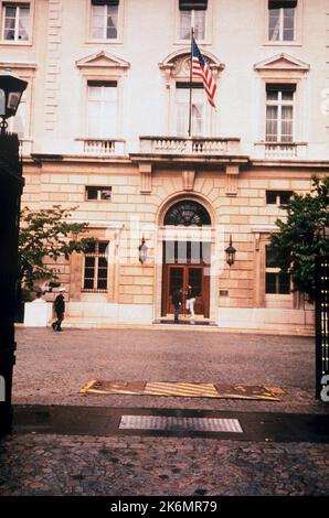 Paris - Chancery Office Building - 1988, United States photographs ...