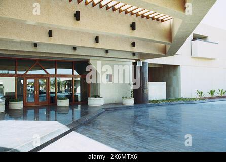 Riyadh - Embassy Mission Residence - 1990, United States photographs ...