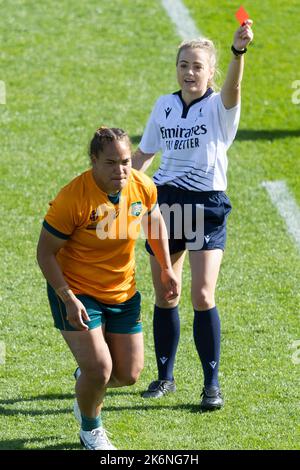 Referee Lauren Jenner during the Women's Rugby World Cup 2025 Pool A ...
