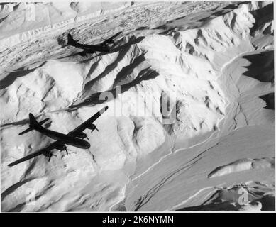 Formation of Boeing B-29 Superfortresses Stock Photo - Alamy