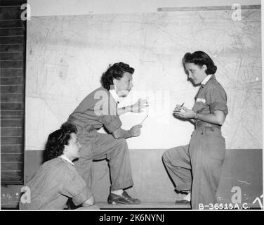 WASPs at Avenger Field, Sweetwater, Texas. WASPs at Avenger Field ...