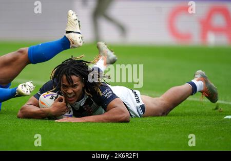 England's Dominic Young dives in score his sides second try during the ...