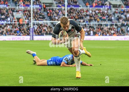 George Williams of England goes over for a try during the Rugby League ...