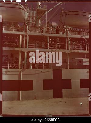 Photograph of Survivors of the USS Indianapolis (CA-35)"Survivors of ...