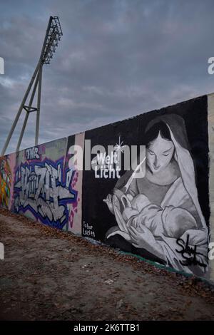 Germany, Berlin, 20. 12. 2020, Mauerpark, graffiti wall, head, Grinch ...