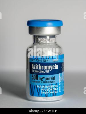 Vial of azithromycin Stock Photo - Alamy