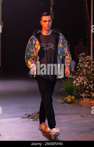 Melbourne, Australia. 15th Oct, 2022. A model dressed in a design by ...