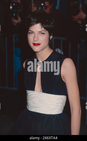 SELMA BLAIR, THE SWEETEST THING, 2002 Stock Photo - Alamy