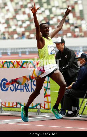 Tokyo, Japan. 16th Oct, 2022. Kenya's runner Vincent KIPKEMOI crosses ...