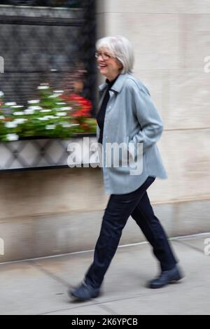 Cheryl Acrey models Marla Wynne designer fashions in New York City, USA 2022 Stock Photo - Alamy
