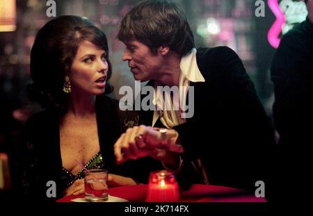 AUTO FOCUS (2002) DONNA MARIE RECCO, WILLEM DAFOE AUFO 011 Stock Photo ...