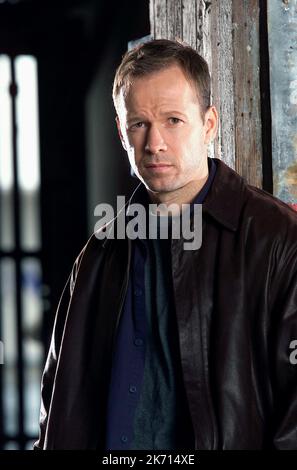 DONNIE WAHLBERG, BOOMTOWN, 2002 Stock Photo - Alamy