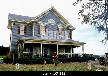 JOAQUIN PHOENIX, SIGNS, 2002 Stock Photo - Alamy