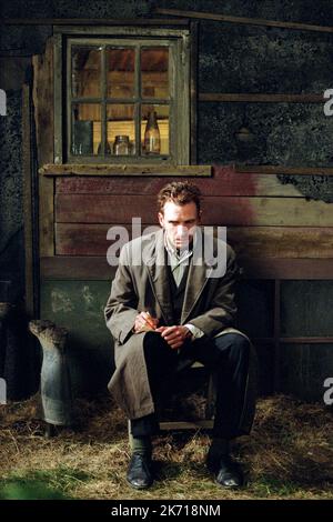RALPH FIENNES, SPIDER, 2002 Stock Photo - Alamy