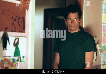TRAPPED 2002 Columbia film with Kevin Bacon and Charlize Theron Stock ...