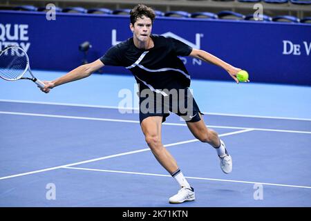 Belgian Alexander Blockx pictured in action during the qualification ...