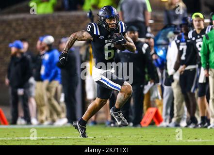 October 15, 2022: Duke University sophomore Jaquez Moore (20) runs ball ...