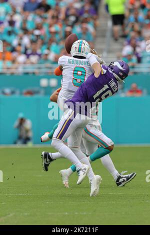 Miami Dolphins fullback Alec Ingold (30) runs for a touchdown during ...