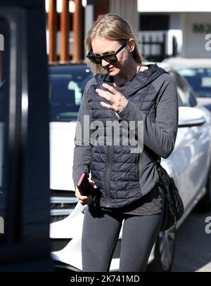 Renee Zellweger at Meche Salon in Beverly Hills Stock Photo - Alamy
