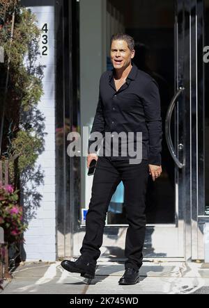 Rob Lowe has lunch at La Scala restaurant in Beverly Hills Stock Photo ...