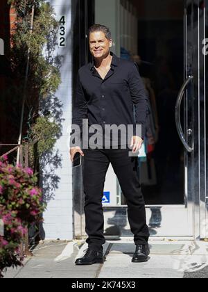 Rob Lowe has lunch at La Scala restaurant in Beverly Hills Stock Photo ...