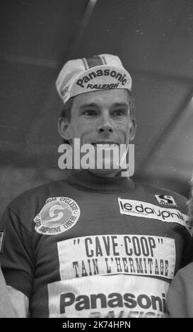 Australia's Phil Anderson celebrates winning the second stage of the ...