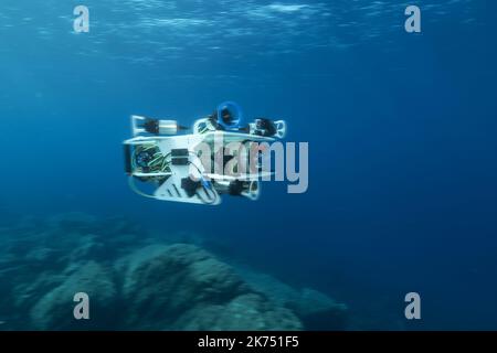 iBubble: Underwater Camera. Here, Beluga the first prototype autonomous ...