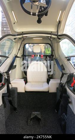 Elbee presents its new car for disabled people. People can stay in ...