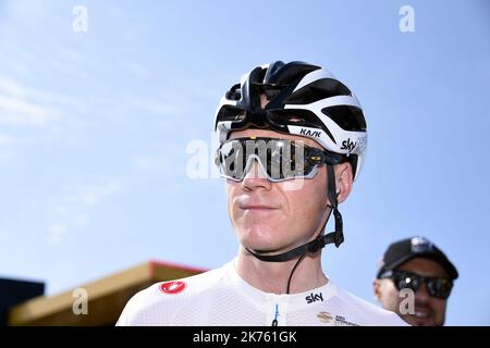 Christopher FROOME avec son garde du corps au départ de Noirmoutier-en ...